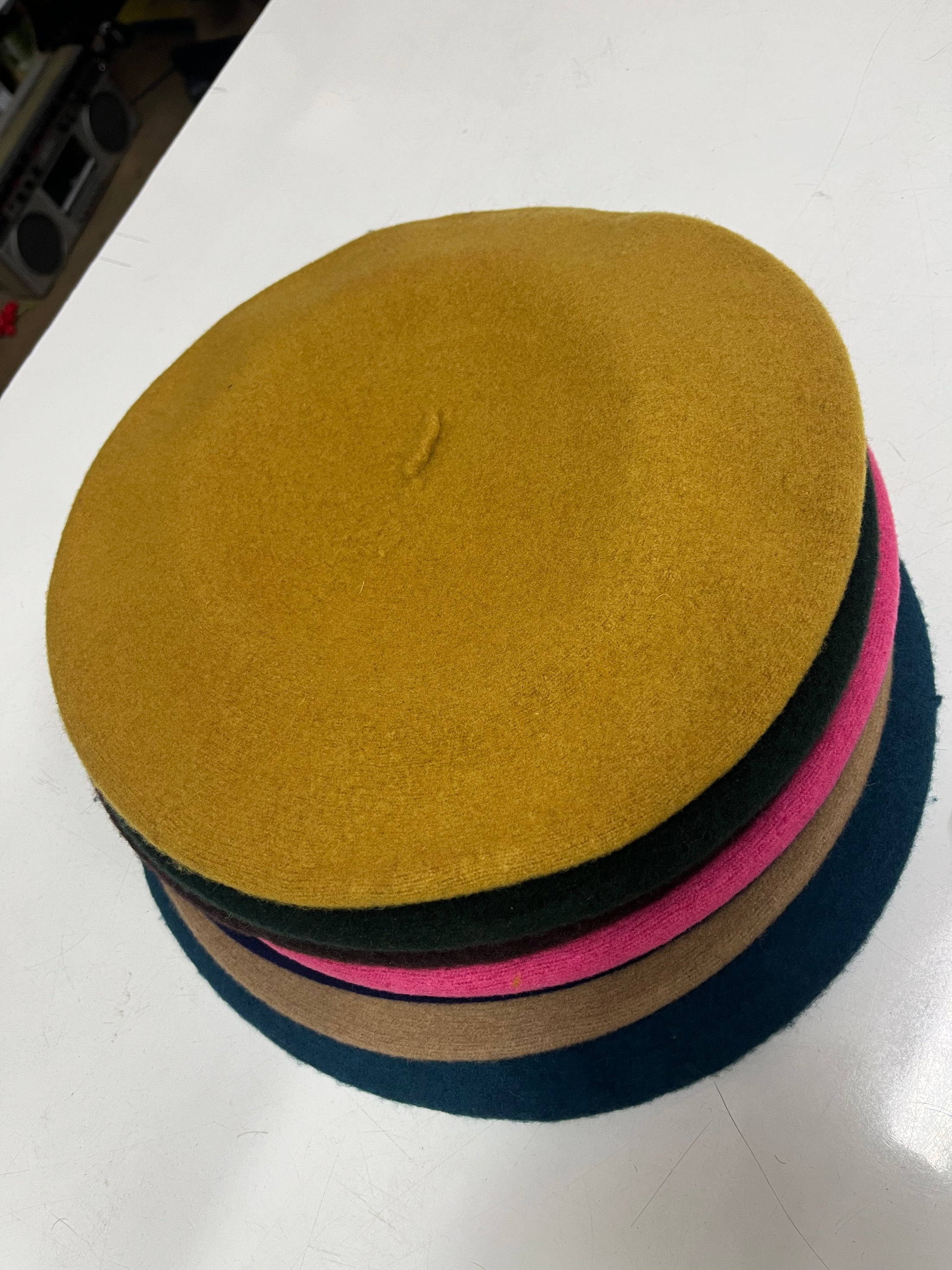 Lamberet Berets – Ivintage Yakho